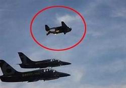 JET ADAM ALP'LERDE UÇTU